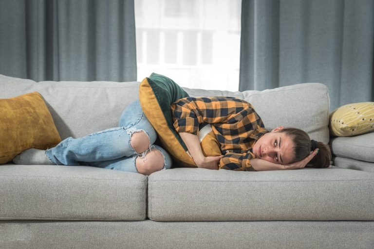 Endometriosis Ovulation Pain: Symptoms, Impact & Coping Tips